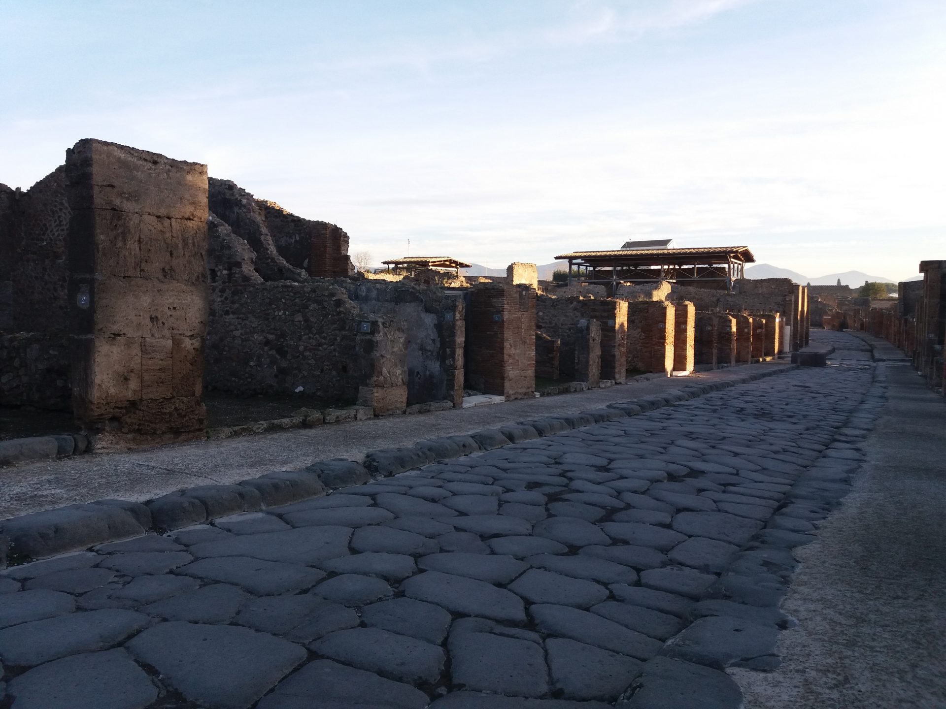 SHOPS (VII, 14) - Pompeii Sites